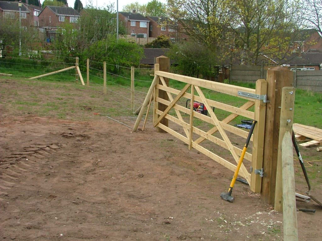 Garden Gates - STG012A - 14' Somerfield softwood gate PAR