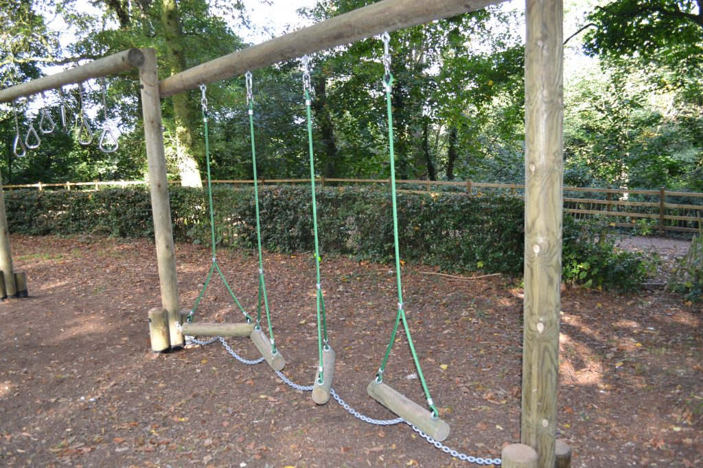 Round Timber Posts - MTP019B - 125mm(5") Diameter x 3.6m (12ft)